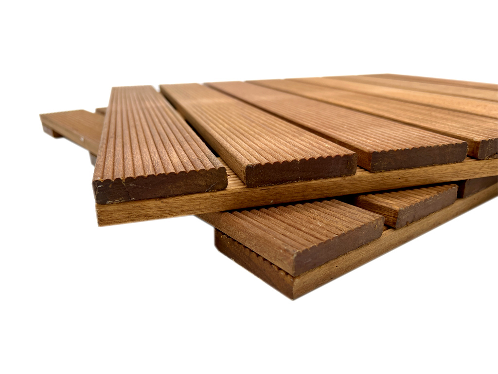 Terrastegel Bangkirai houten tegel | Houten terrastegels | Terrastegels ...